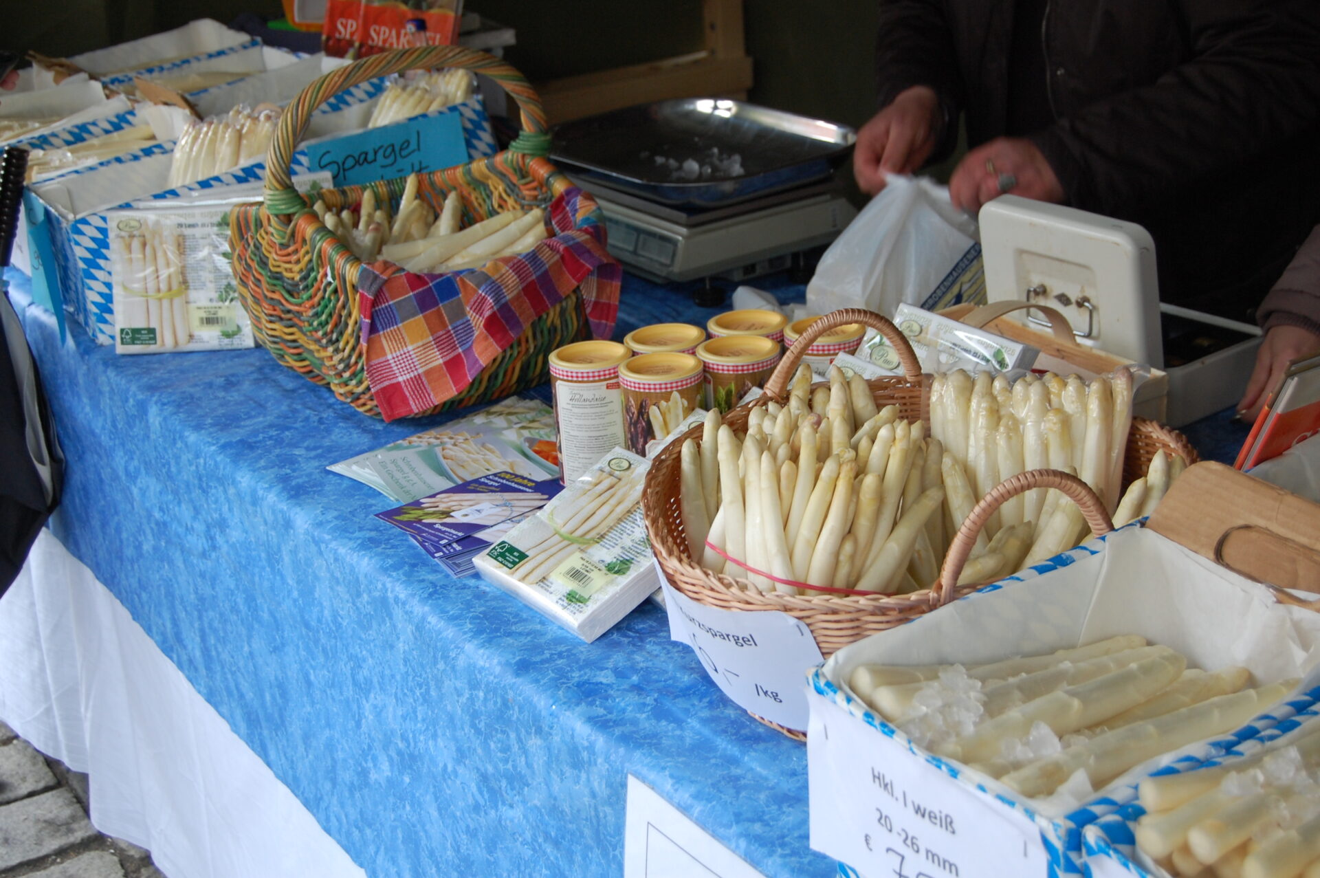 Traditionelles Spargelfest in Schrobenhausen - Oberbayern: echt Bayern